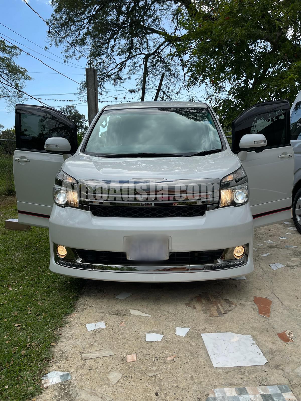 2012 Toyota Voxy Gs for sale in Westmoreland, Jamaica