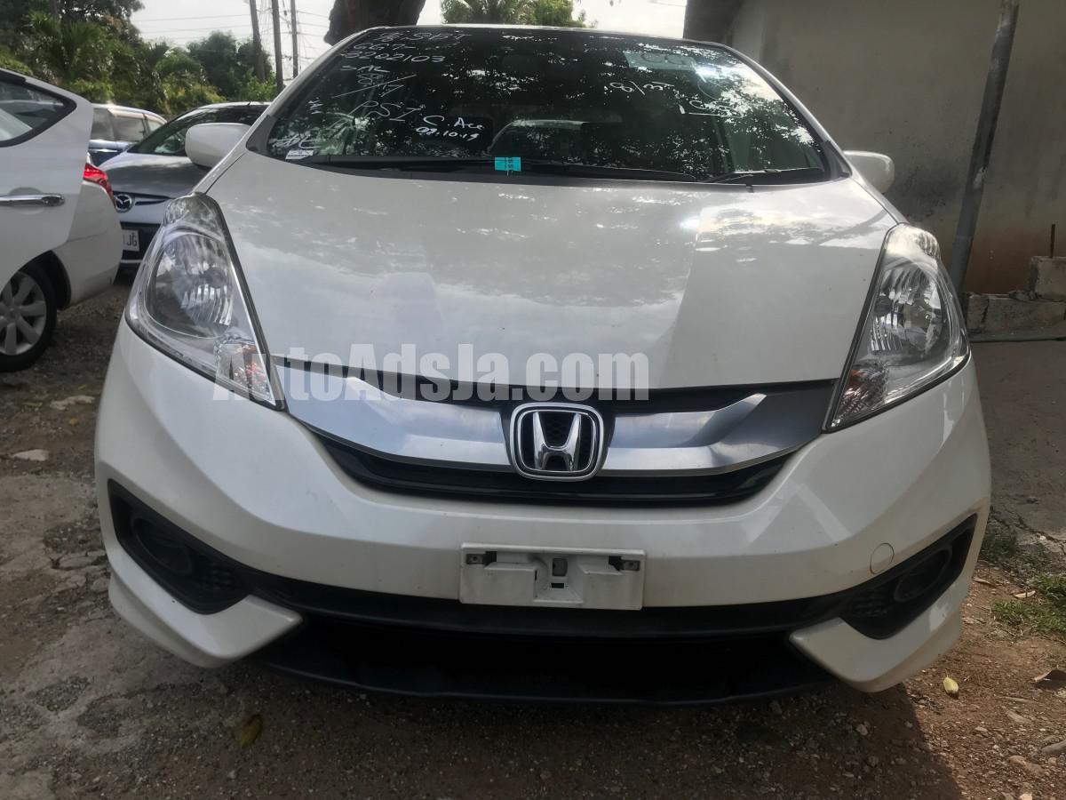 2014 Honda Fit Shuttle for sale in Kingston / St. Andrew, Jamaica | AutoAdsJa.com