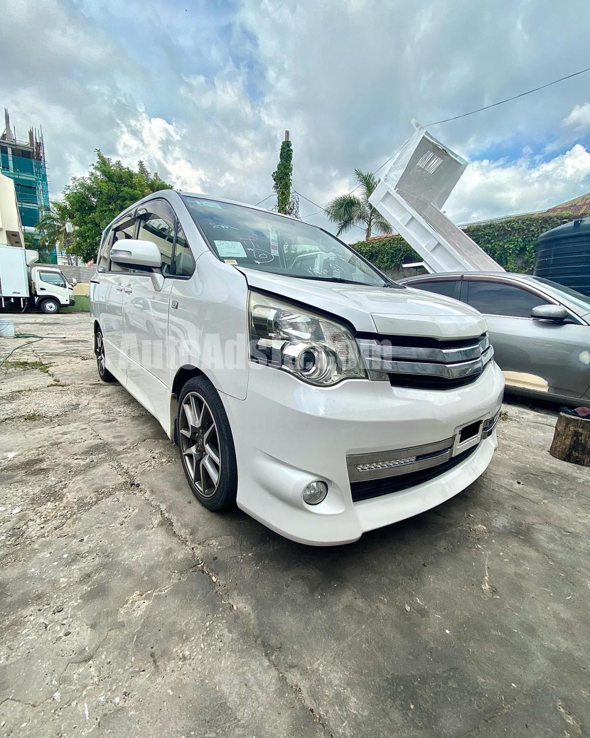 2013 Toyota Noah Gs edition for sale in Kingston / St. Andrew, Jamaica ...