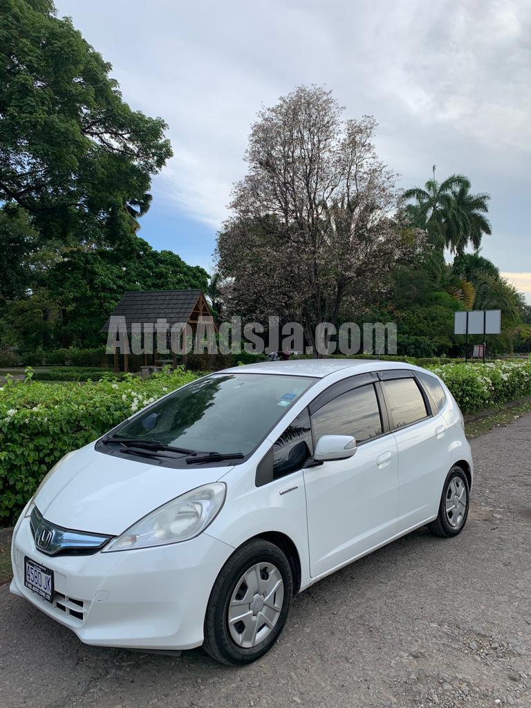 2014 Honda Fit for sale in Kingston / St. Andrew, Jamaica