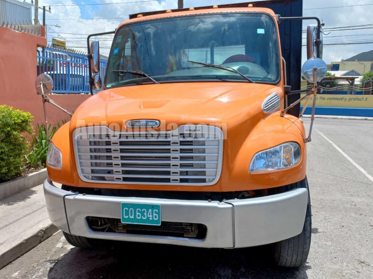 2007 Freightliner M102 business classs for sale in St. Catherine ...