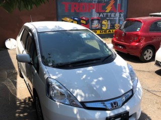 2014 Honda Fit shuttle hybrid for sale in Kingston / St. Andrew, Jamaica | AutoAdsJa.com